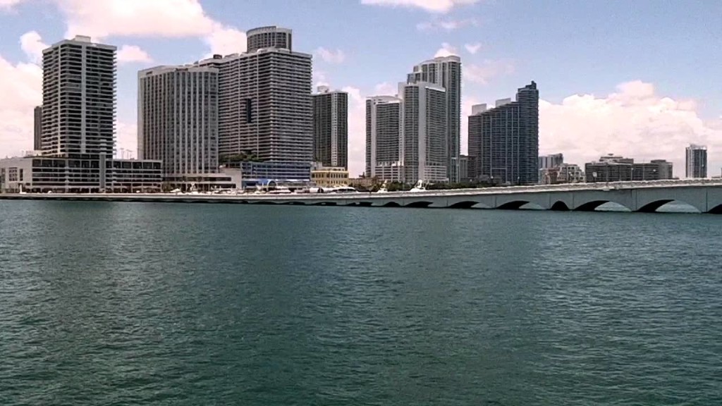 The Venetian Causeway in Miami - Bay Cruise Tour - Alan and Metok